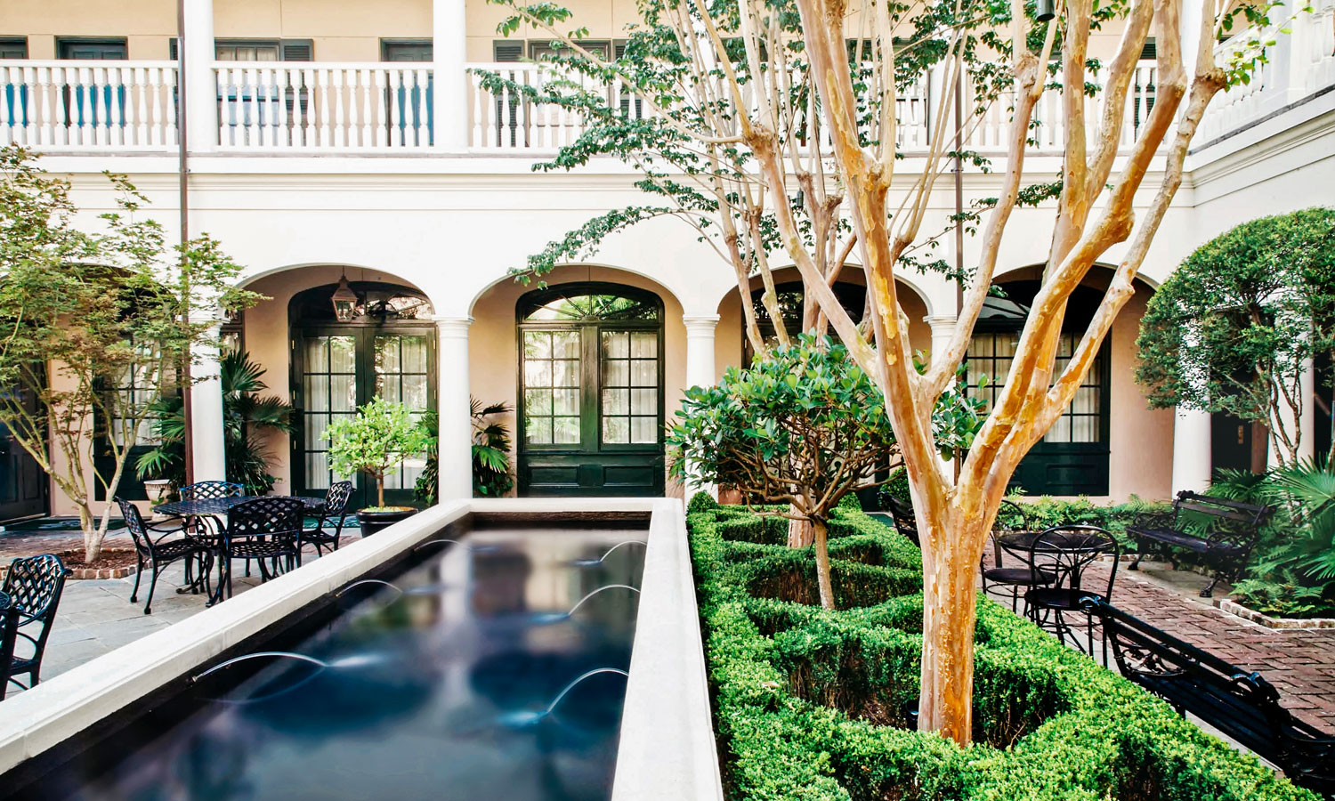 Historic Hotel in Charleston French Quarter | Planters Inn
